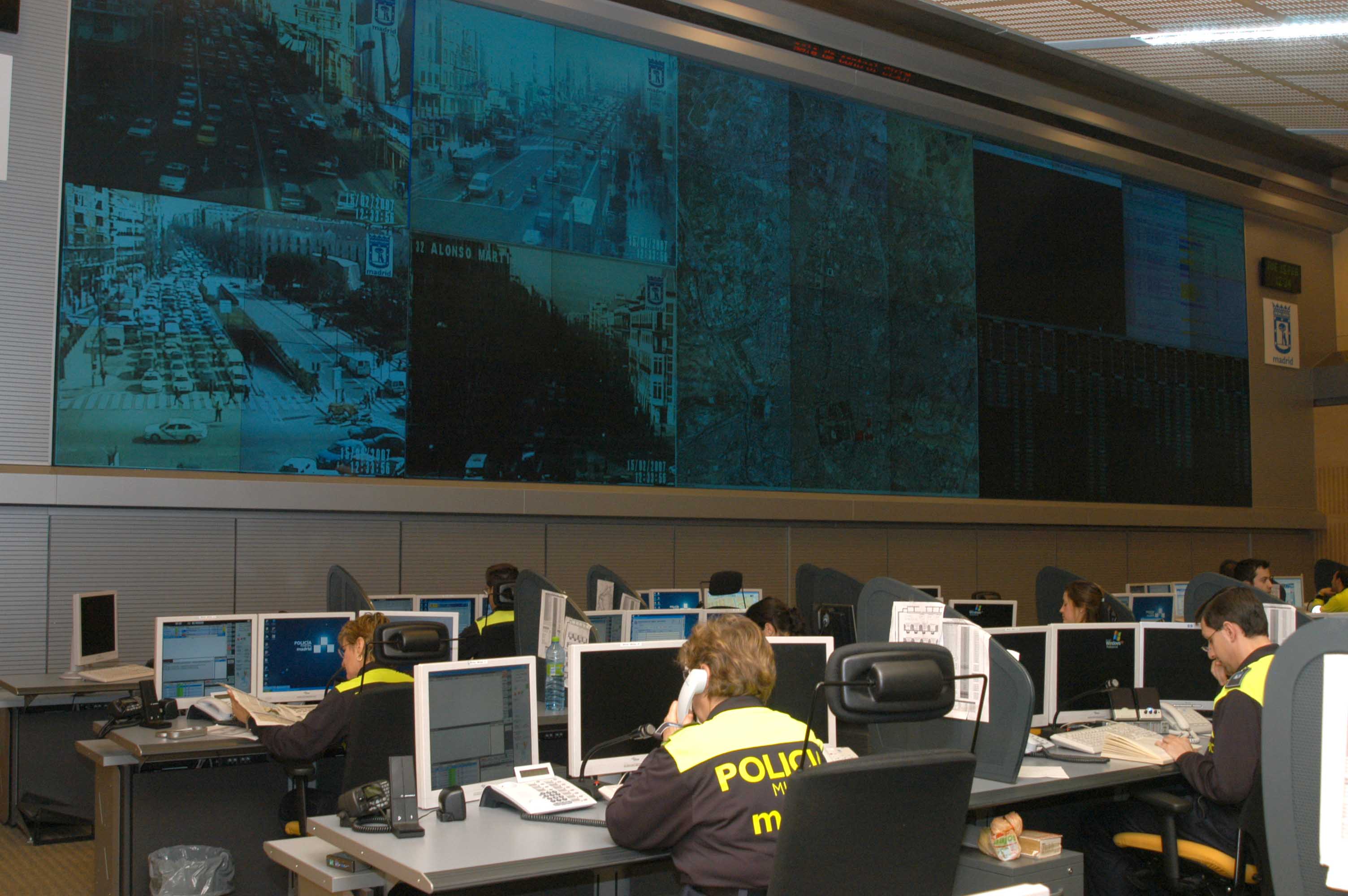 La Policía Municipal recibe 76 llamadas a la hora - Ayuntamiento de Madrid