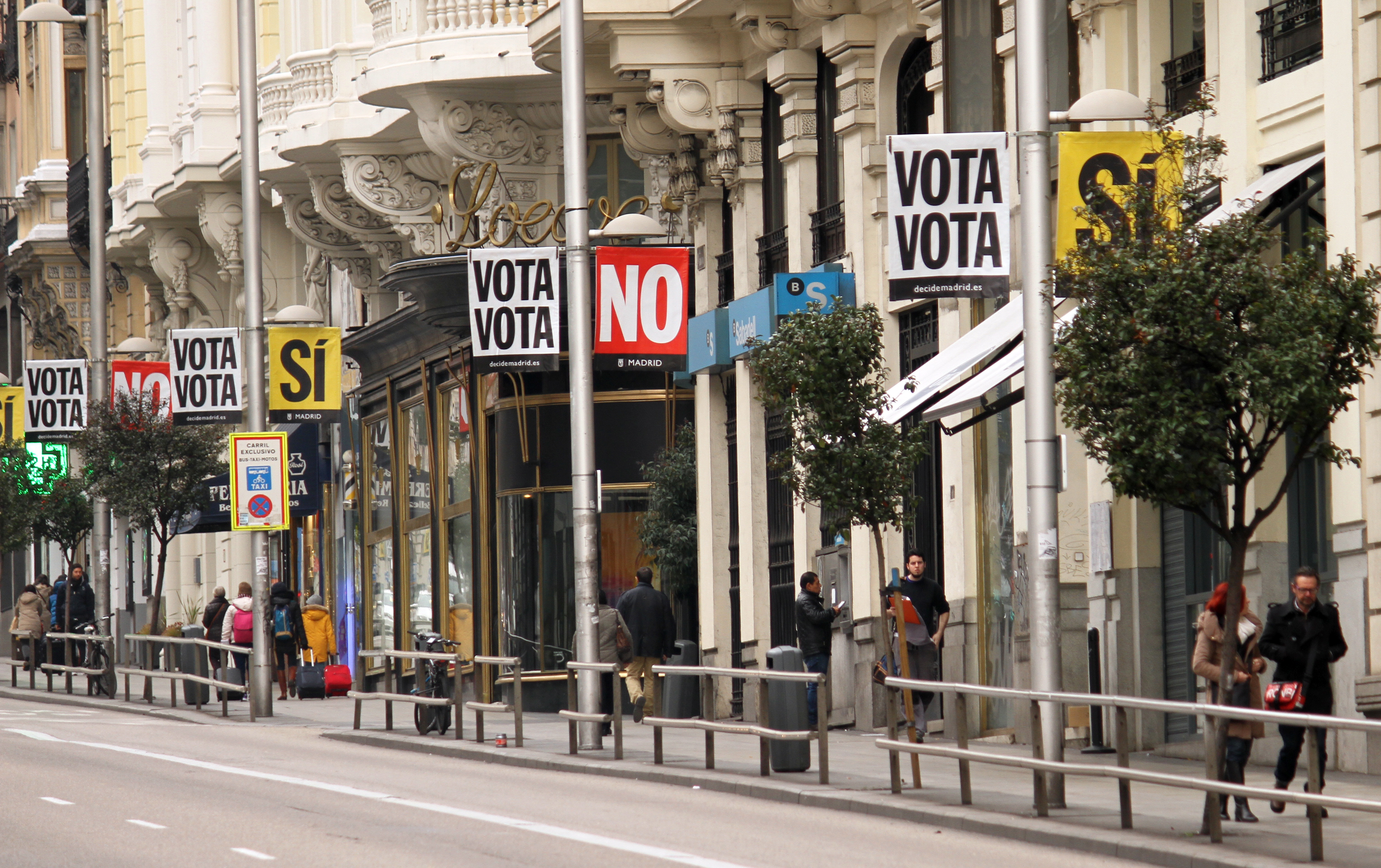 “Vota sí, vota no. Haz historia. Decide Madrid” - Ayuntamiento de Madrid